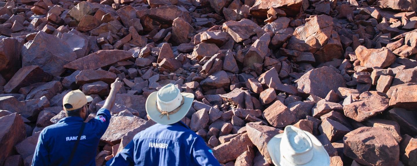 Murujuga - Nganjarli walk trail | WAnderland | Western Australian Museum
